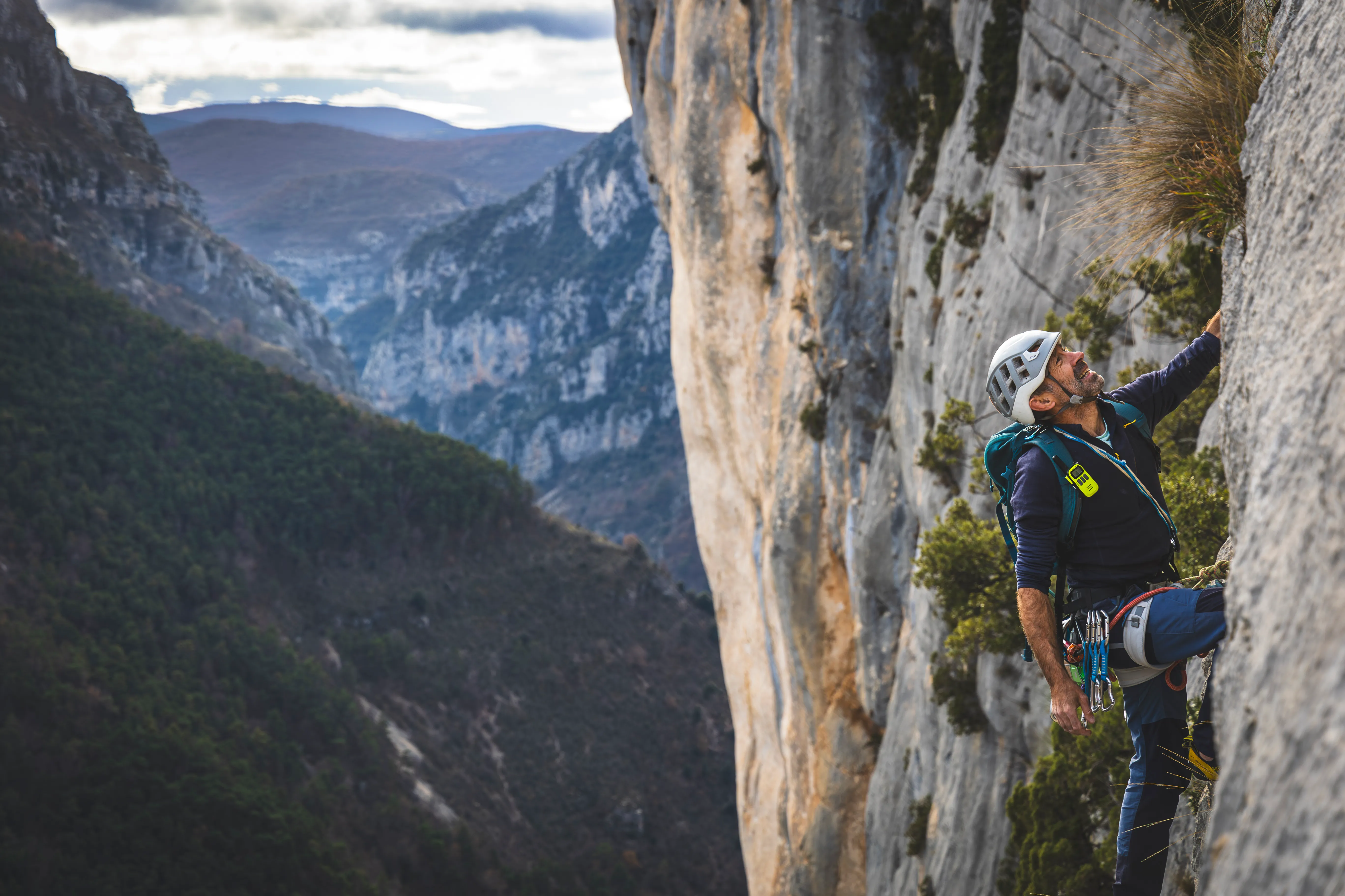 Climbing in the Verdon Gorge: The Ultimate Guide to France’s Vertical ...