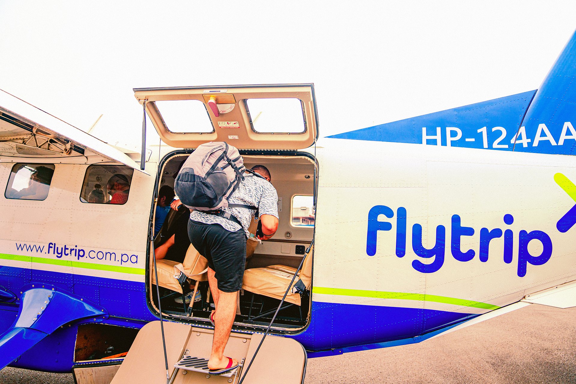 FILTHY FRIDAY, BOCAS DEL TORO, PANAMA- 1 CRAZY PARTY IN PARADISE!