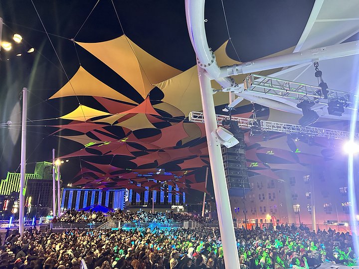 Glow Plaza | J Resort, Reno NV