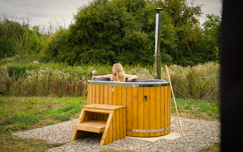 Off-Grid Cabins with Hot Tubs and Outdoor Bath | Unplugged